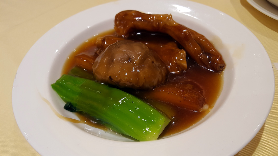 Braised Sea Cucumber with Goose Feet and Web in Oyster Sauce, Yung Kee ...